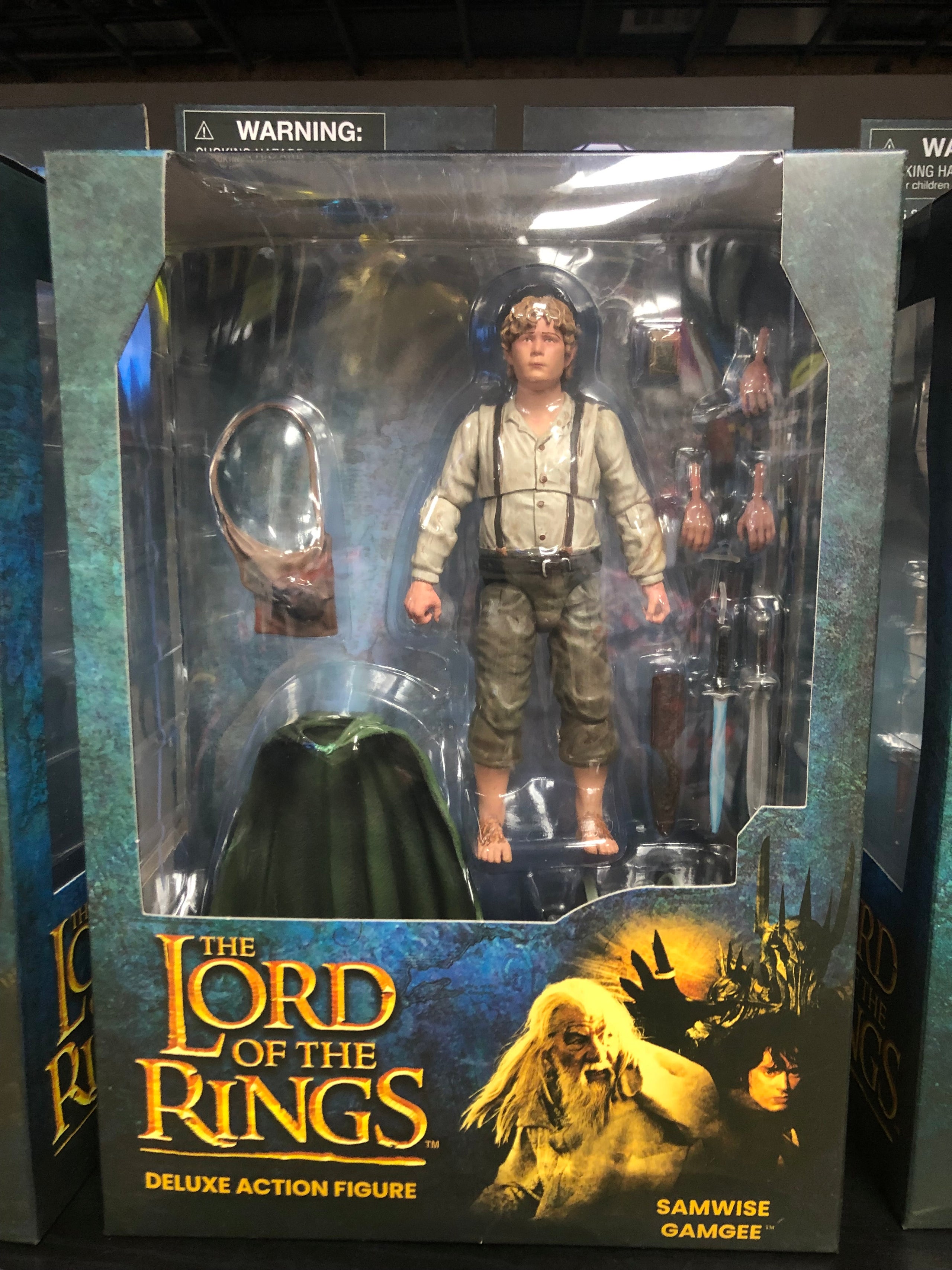 The Lord of The Rings Samwise Gamgee Deluxe Action Figure | Batcave ...